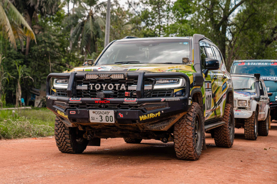 Toyota Hilux Revo Rally និង Toyota Fortuner បង្អួតរូបរាង ...