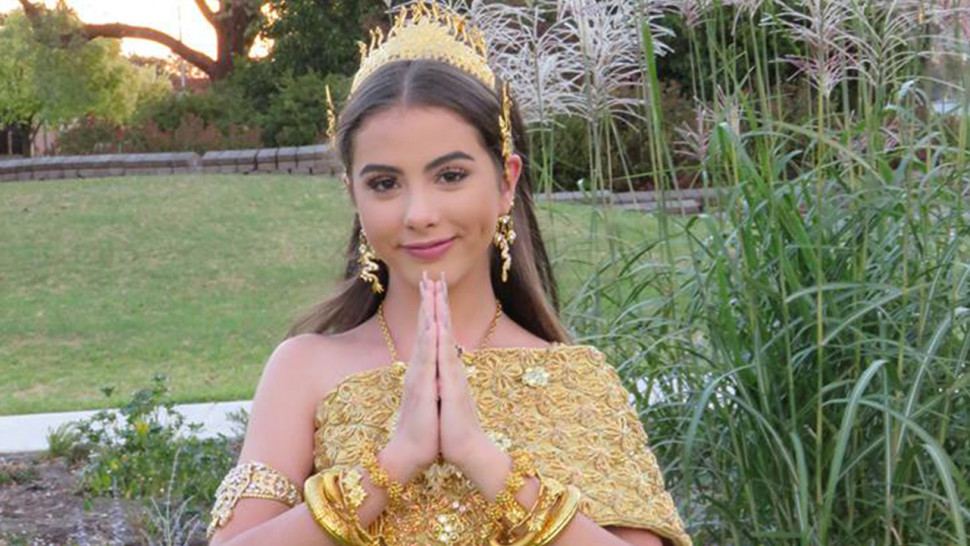 ពិតជាស្រស់ស្អាត Autumn Allen បង្ហាញ ឈុត ប្រពៃណី ខ្មែរនៅអូស្រ្តាលី ...